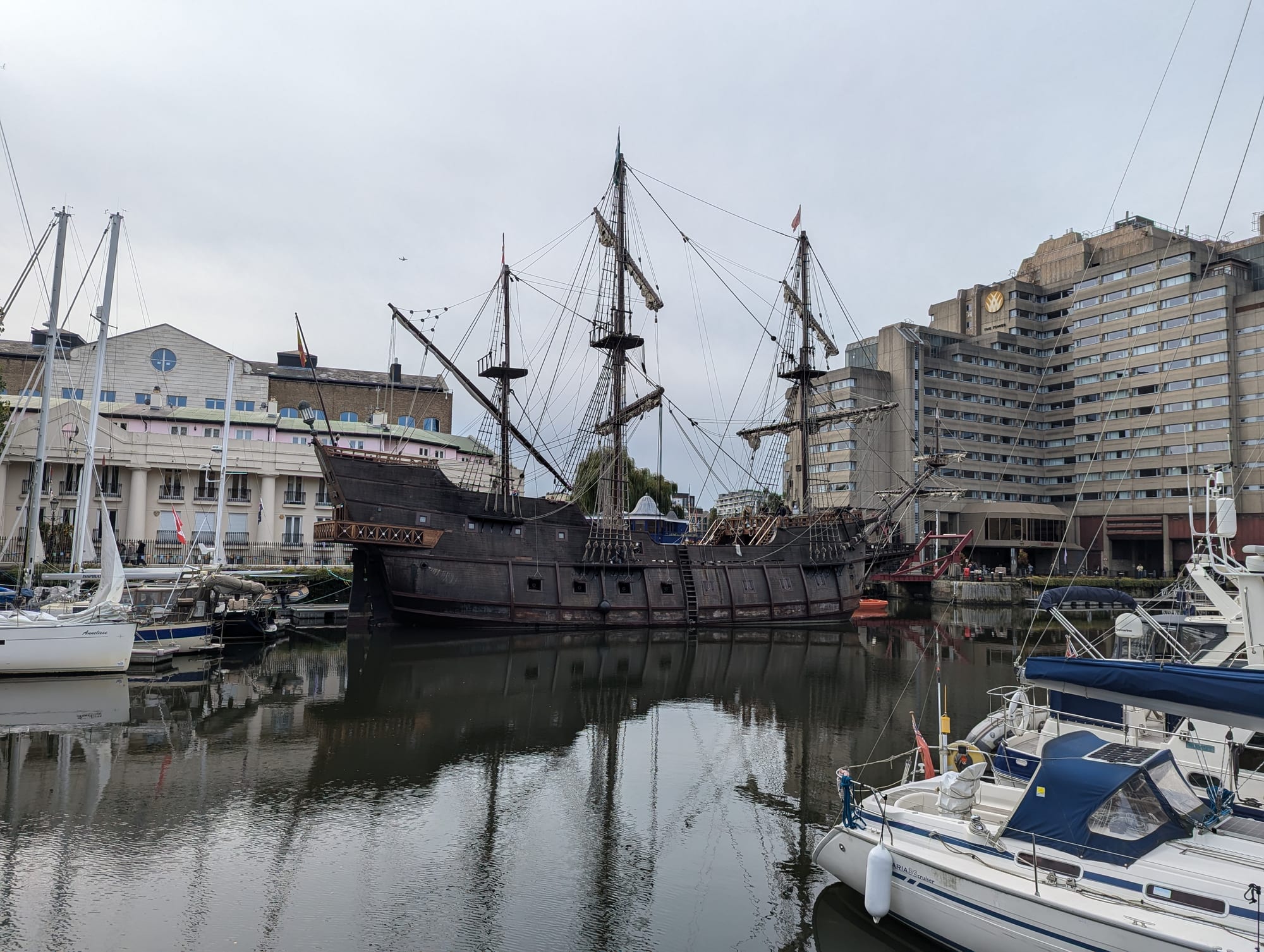 Wapping Guide: Riverside Pubs & Execution Dock | London Travel Geek